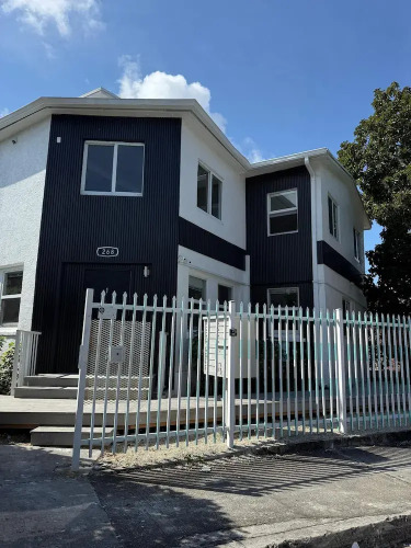 Renzzi Villas - Miami