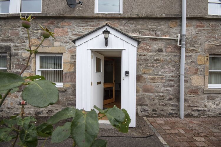 2 Varis Apartments - Forres