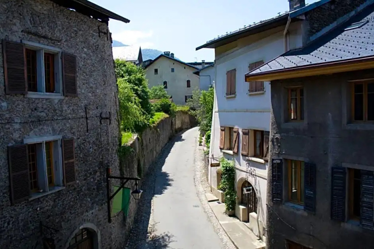 Au Cheval Blanc - Appartements Et Chambres D'hôtes - Albertville
