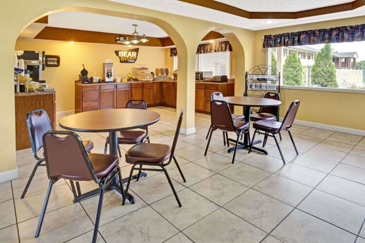Travelodge By Wyndham Sellersburg / Louisville North - Charlestown, IN