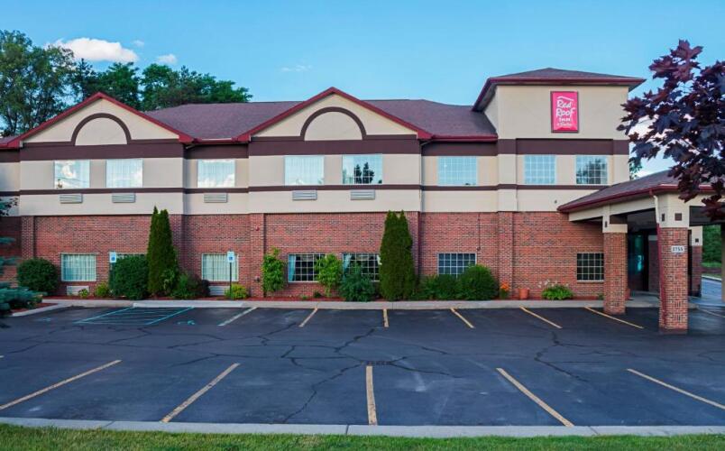 Red Roof Inn & Suites Lake Orion/ Auburn Hills - Auburn Hills, MI