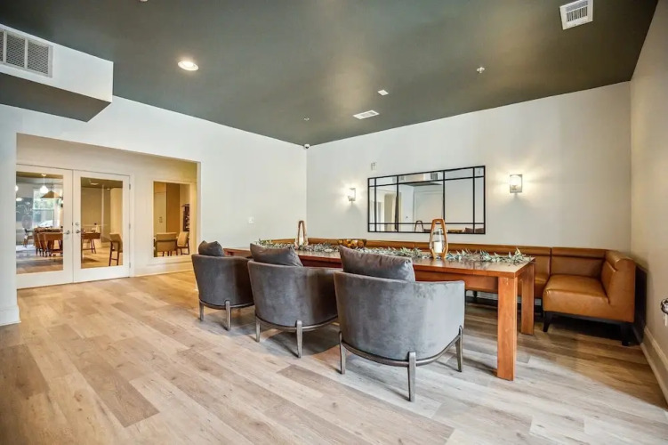 Landing Weston Lakeside Apartments - Cary, NC