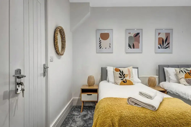 Spacious 4 Bedroom 4 Bath-free Parking Great Links - Oxford