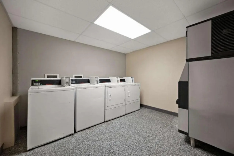 Suburban Studios Peoria - Peoria, IL