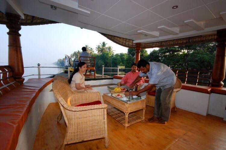 Big B Houseboats - 阿勒皮