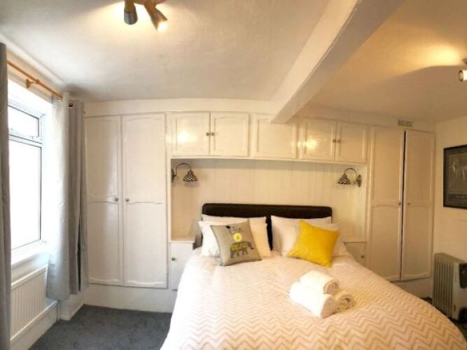 Avalon Lifestyle Guest House - West Sussex