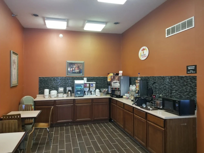Super 8 Bellefontaine - Indian Lake, OH