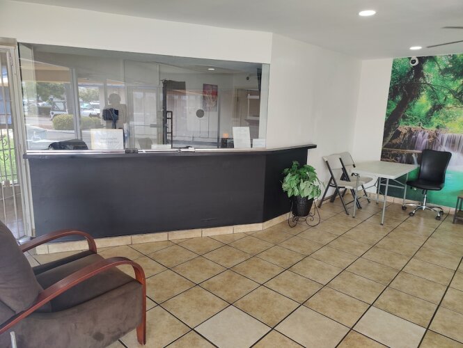 Best Inn & Suites - Lakeside