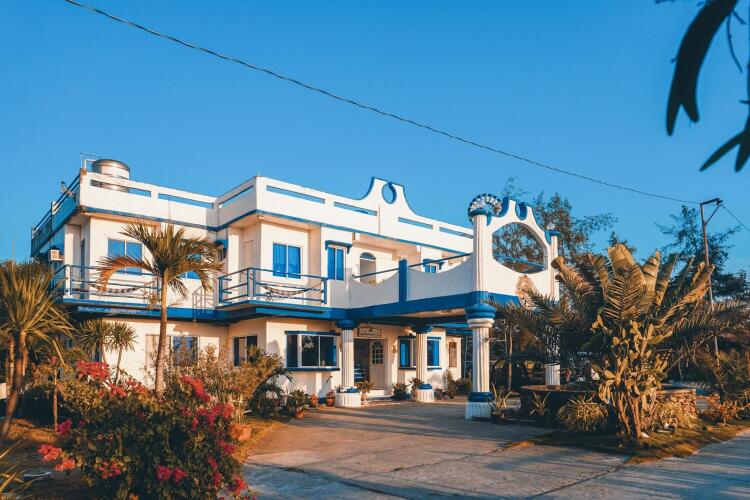 Club Monet Beach Resort By Cocotel - Botolan