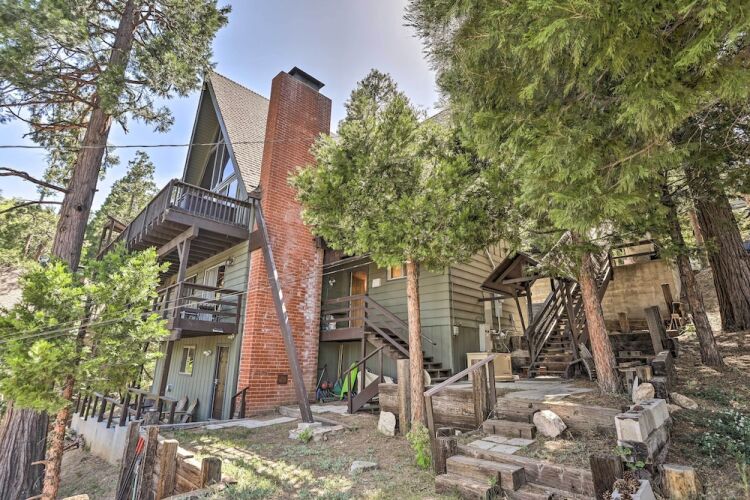 A-frame Home W/ 3 Decks & Lake Arrowhead Views! - Lake Arrowhead