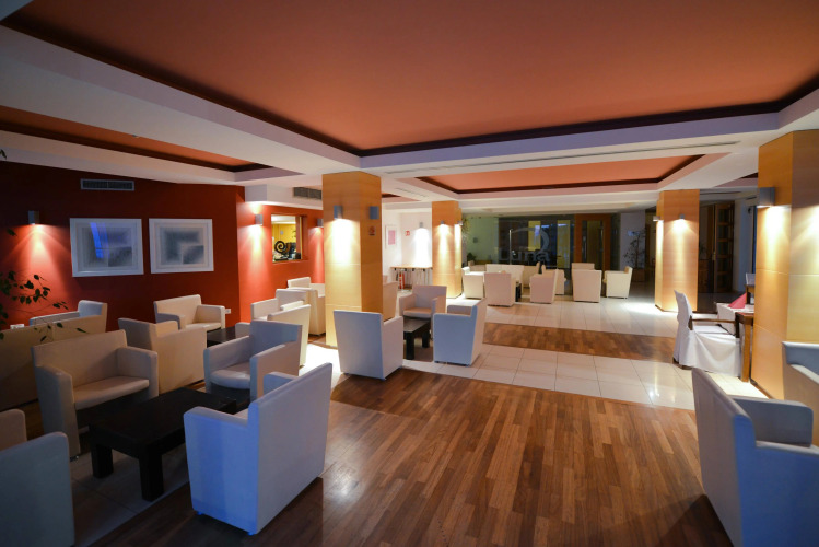 Family Hotel La Luna - Novalja