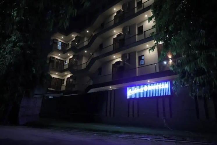 Radiant Blu Hotels Sector 70 - Ghaziabad