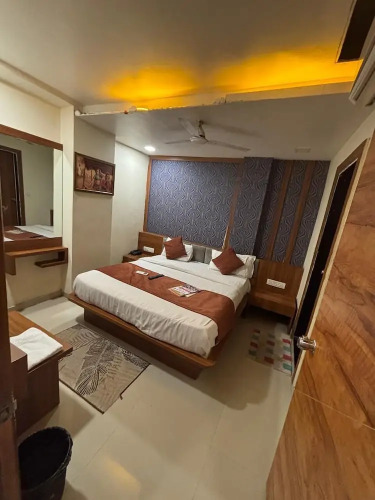 Hotel Red Rose - Vadodara