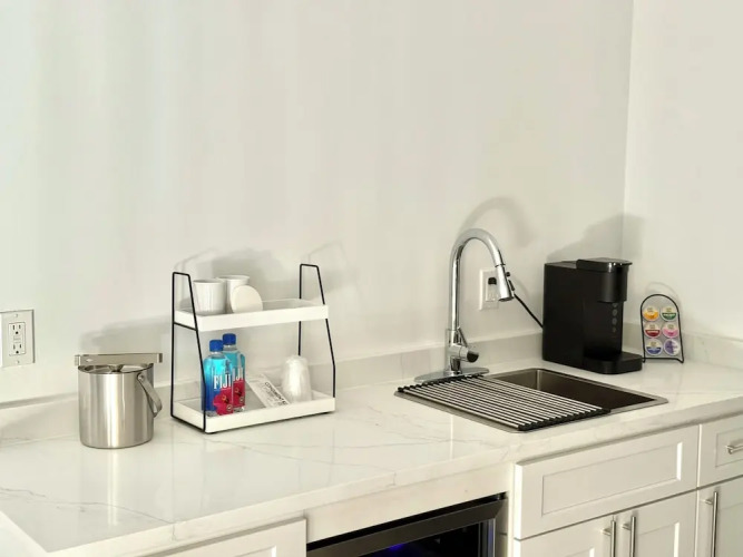 Wainscott Woods Retreat - East Hampton, NY