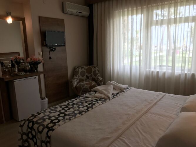 Palm Beach Otel - Küçukkuyu