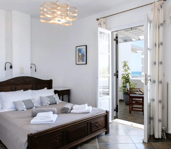 Sea Lilies Suites - Naxos