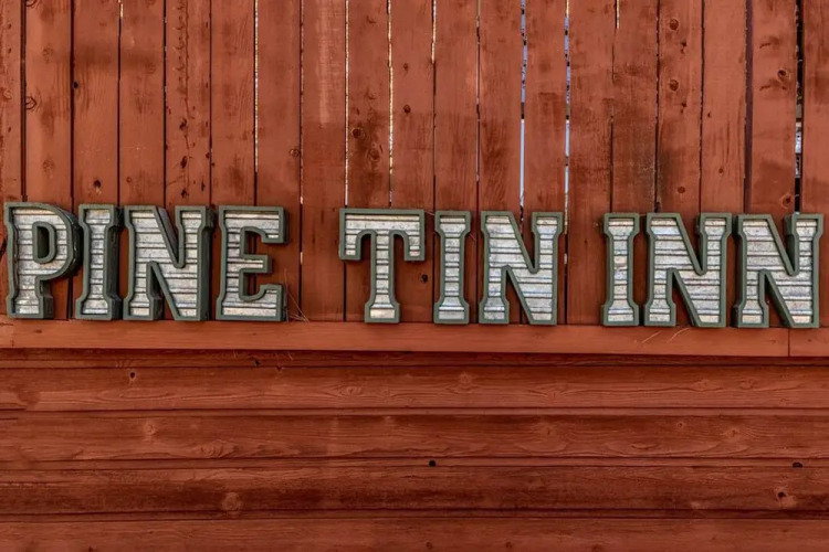Pine Tin Inn - Ruidoso, NM