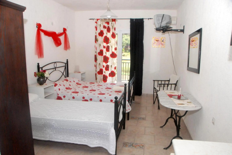 Pansion Porto Tsi Ostrias - 자킨토스