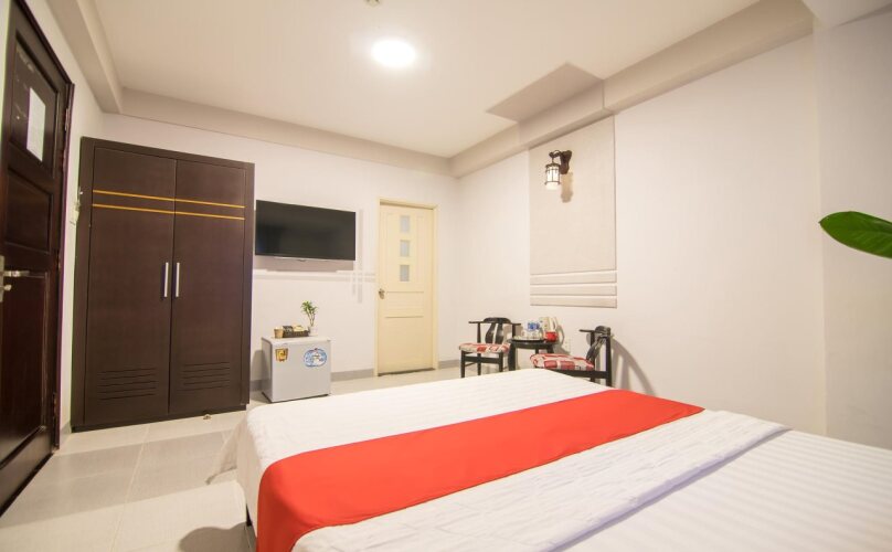 Bin Bin Hotel - Binh Hung