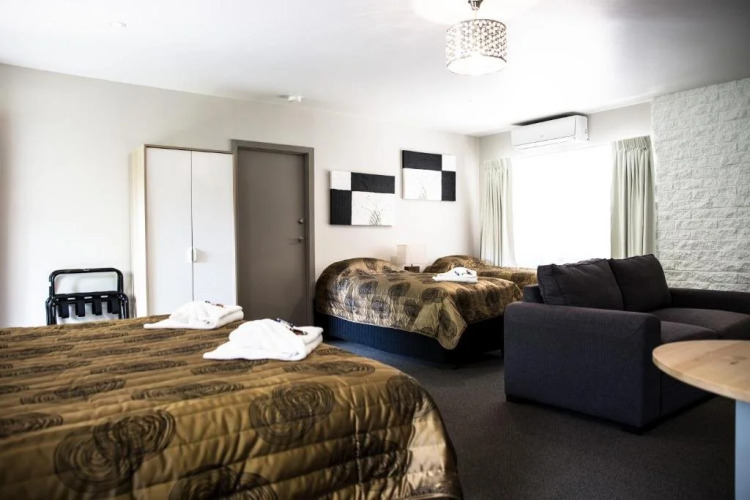 Tall Trees Motel - Logan City