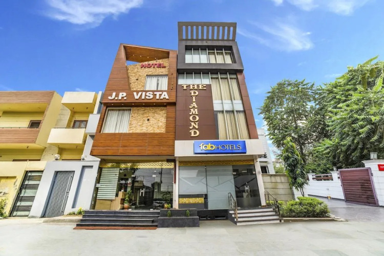 Fabhotel Diamond - Zirakpur