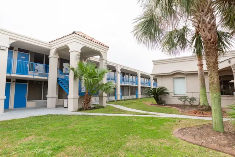 Oyo Hotel Baton Rouge - Mead Rd - Baton Rouge, LA