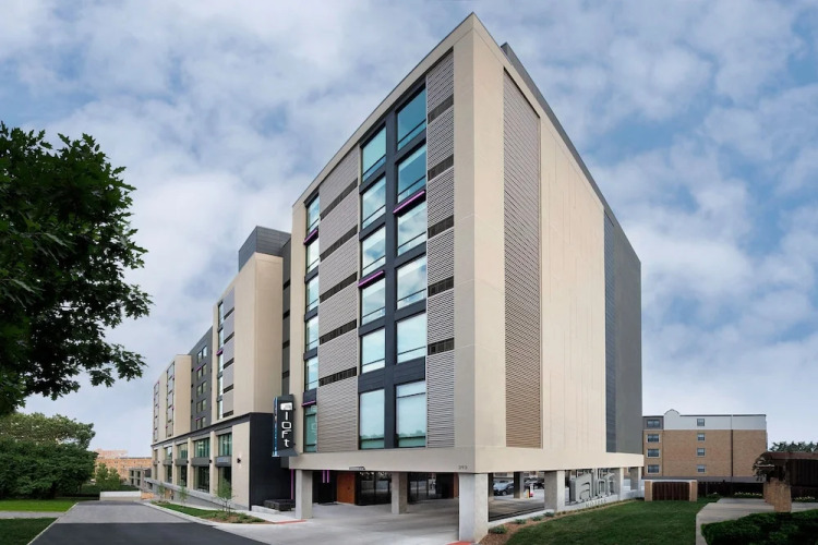 Aloft Kansas City Country Club Plaza - Kansas City, KS