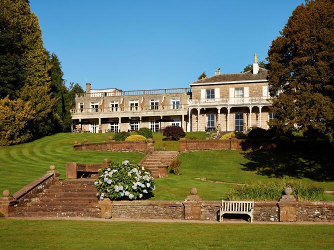 Macdonald Leeming House - Howtown