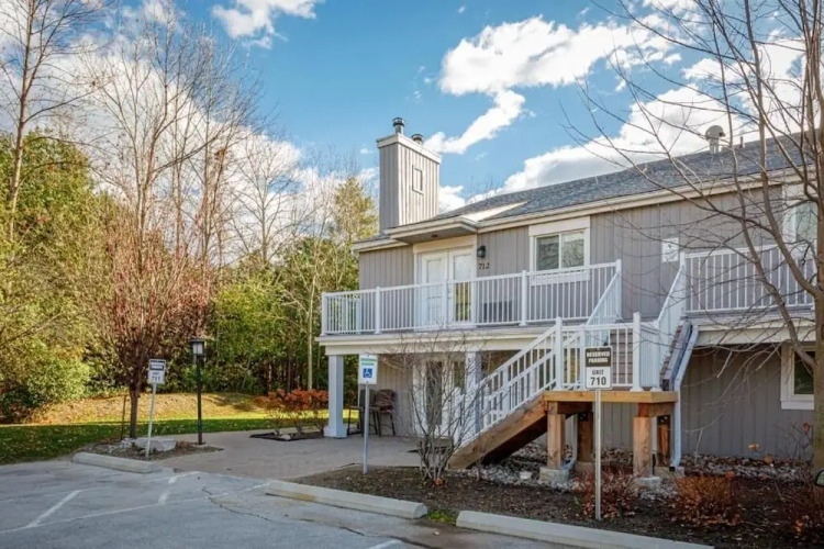 The Alpine - Central Collingwood Condo - Collingwood
