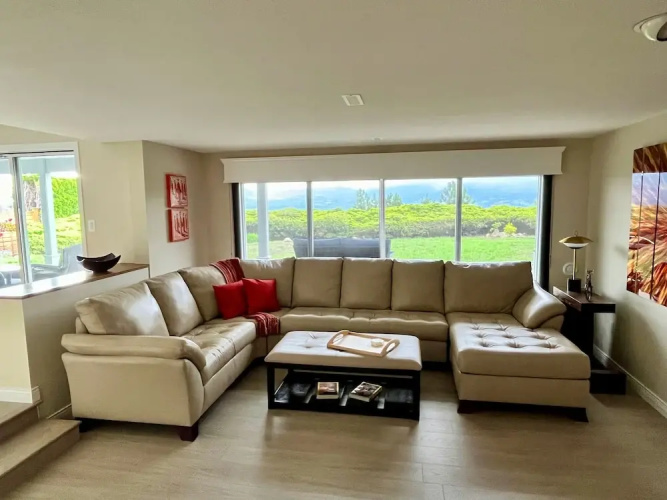 Lake And The City Bed And Breakfast - Kelowna