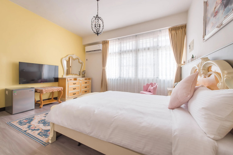 Purple Flower House - Tainan City