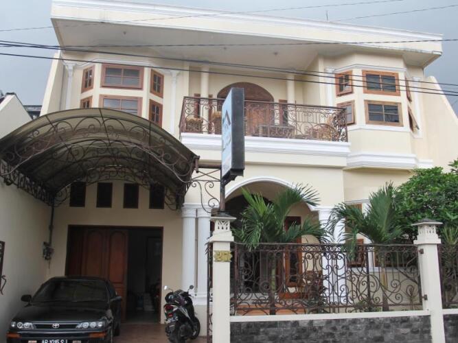 Elton Homestay - Yogyakarta