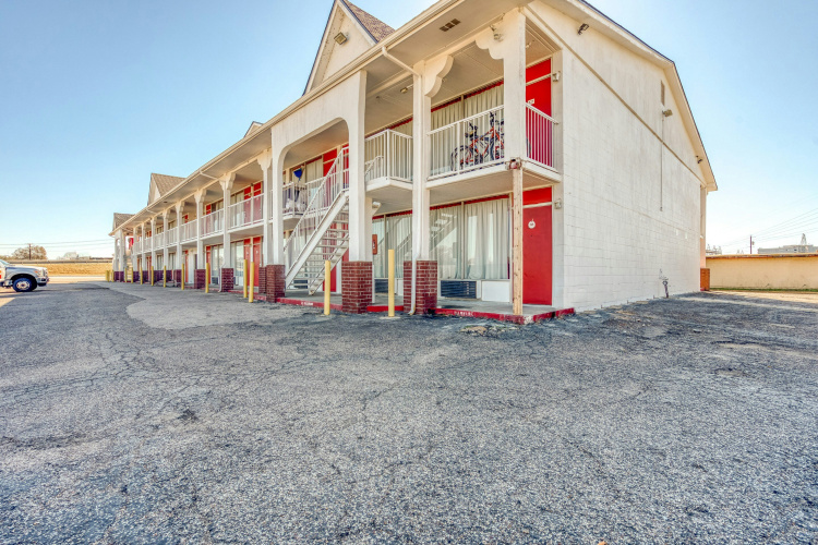 Oyo Hotel Waco University Area/ I-35 - Waco, TX