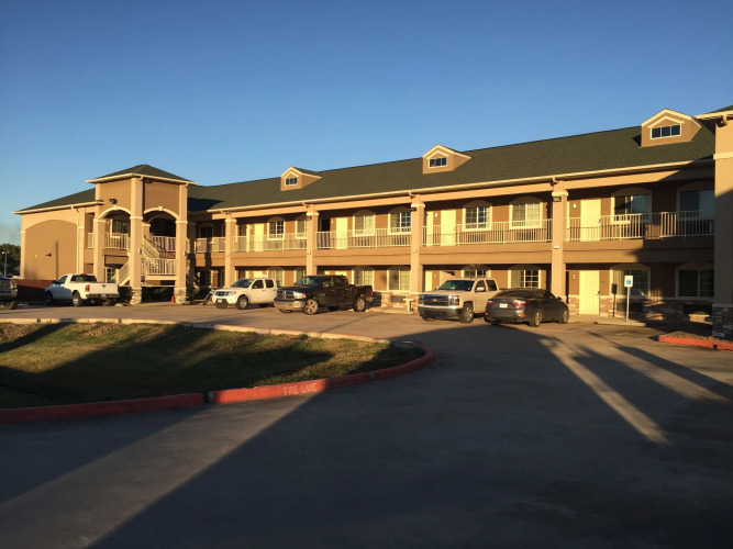 Highlands Suites - Highlands, TX