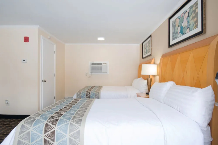 Mount Royal Inn - The Berkshires