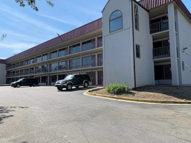 Super 8 By Wyndham Baltimore Northwest - Owings Mills, MD