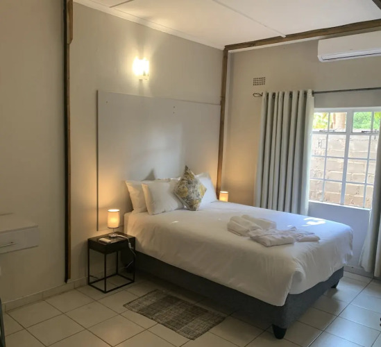 Hungwe House Victoria Falls - Victoria Falls