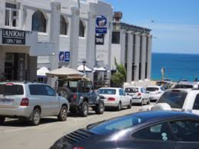 Ocean Beach Hotel - Cottesloe