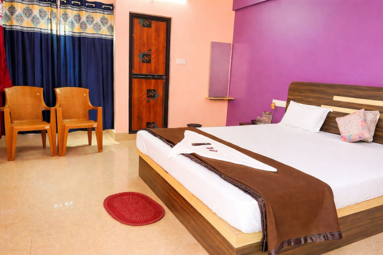 Hotel Aadhya Beach Resort Puri - Puri