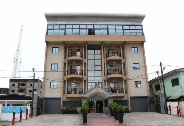 Particular Destiny Suites - Douala