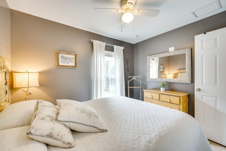 Quaint & Dreamy Mt Dora Cottage: Close To Lake - Mount Dora, FL