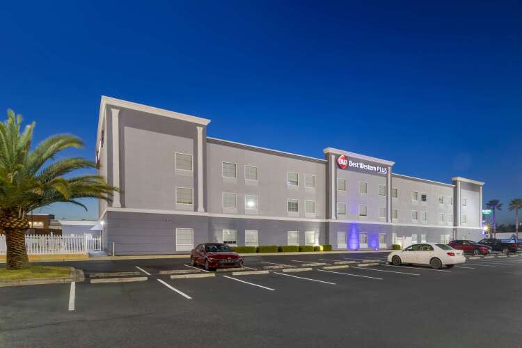 Best Western Plus Brunswick Inn & Suites - Brunswick, GA