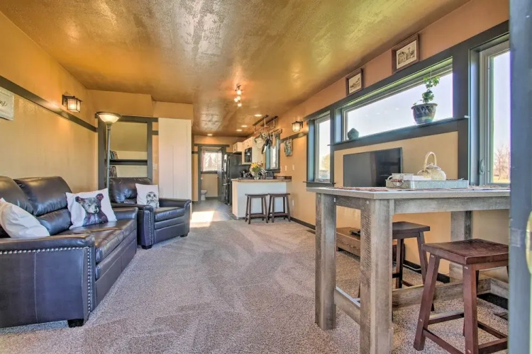 Updated Townhouse W/ Pergola, Walk To Downtown! - Montana