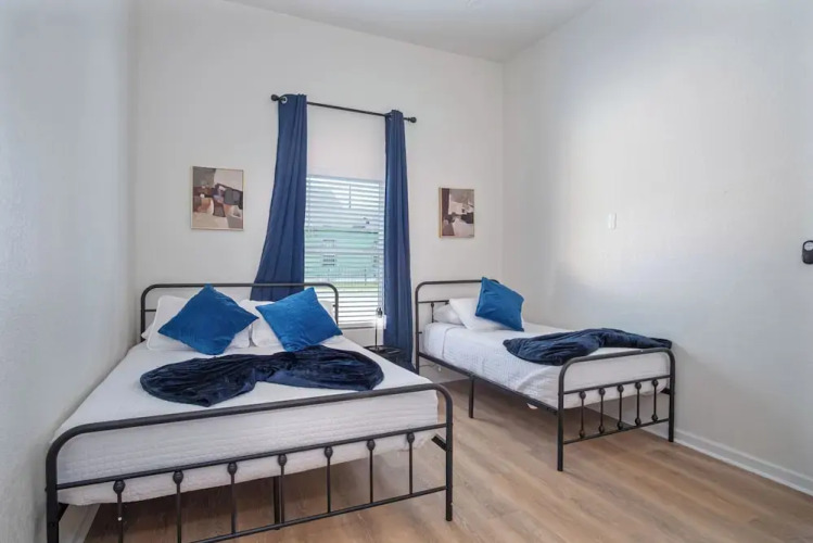 Bright And Clean 3 Bedroom Near Fun Riverwalk! - Alamodome - San Antonio