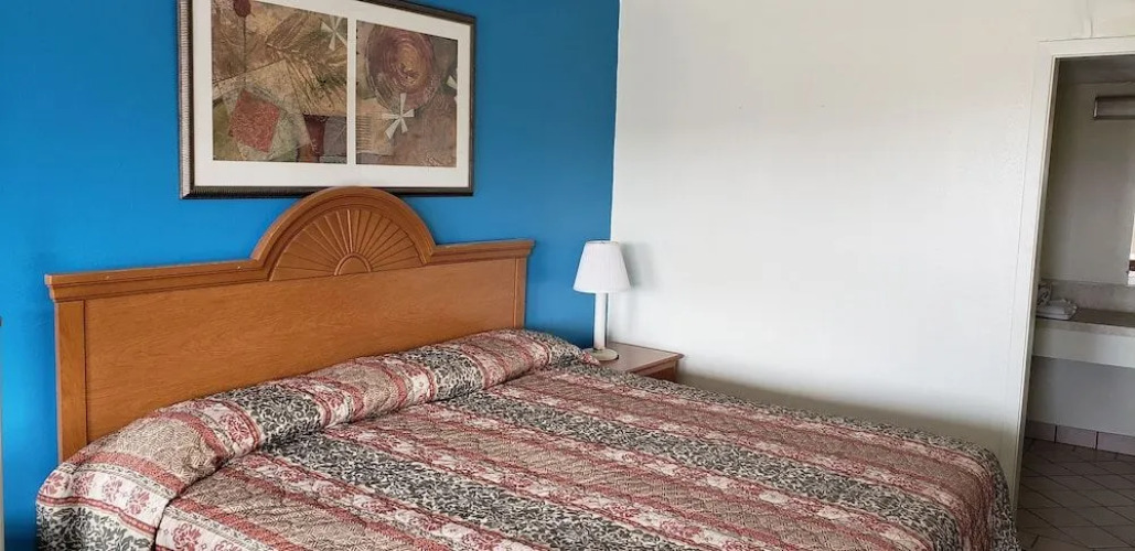 Valley Motel By Townhouse Corpus Christi Near Airport I 37 - Corpus Christi, TX