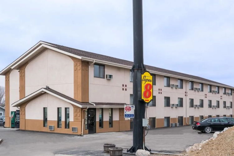 Super 8 Bismarck - Bismarck, ND