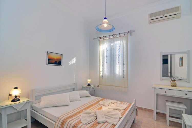 Elena Studios - Milos
