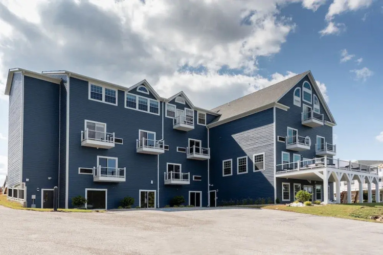 Boardwalk Hotel On Lake Anna By Kasa - Lake Anna, VA