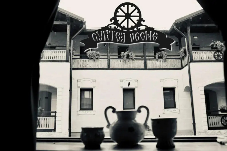 Curtea Veche - Hunedoara