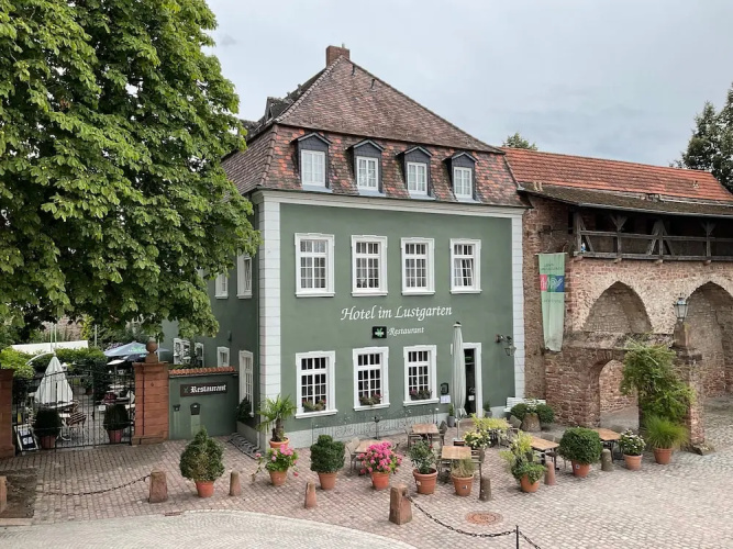 Hotel Im Lustgarten - Ladenburg